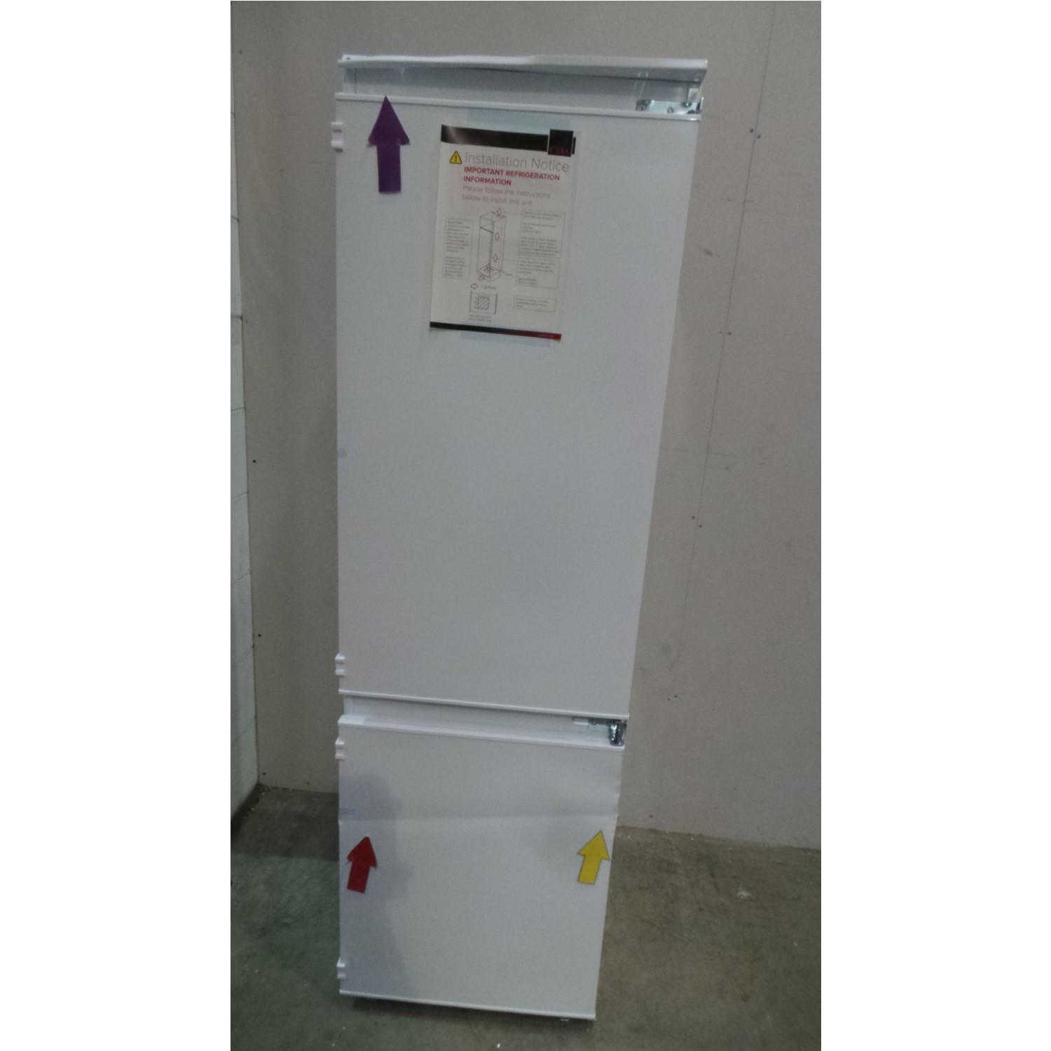 GRADE A3 - Matrix MFC701 70-30 Integrated Fridge Freezer 77327893/1 ...