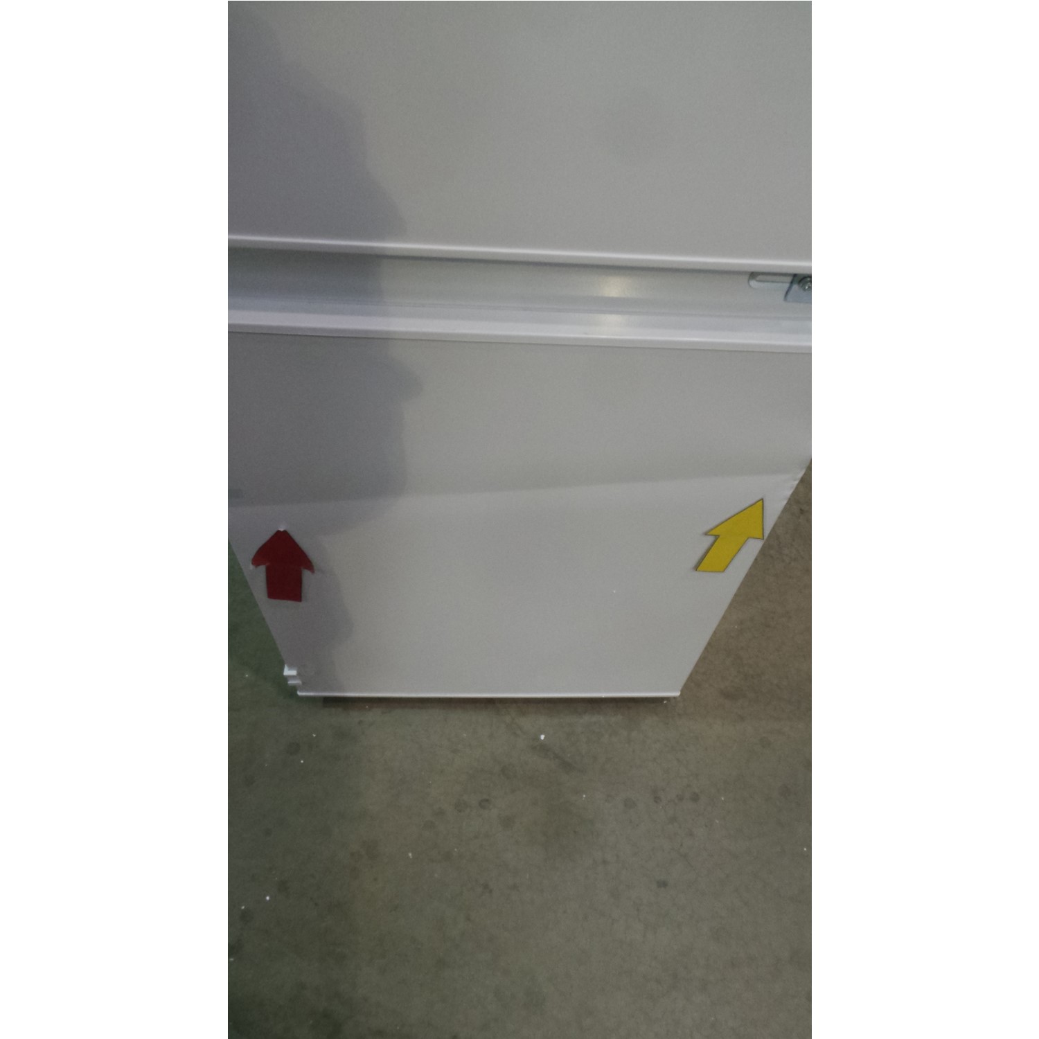 GRADE A3 - Matrix MFC701 70-30 Integrated Fridge Freezer 77327893/1 ...