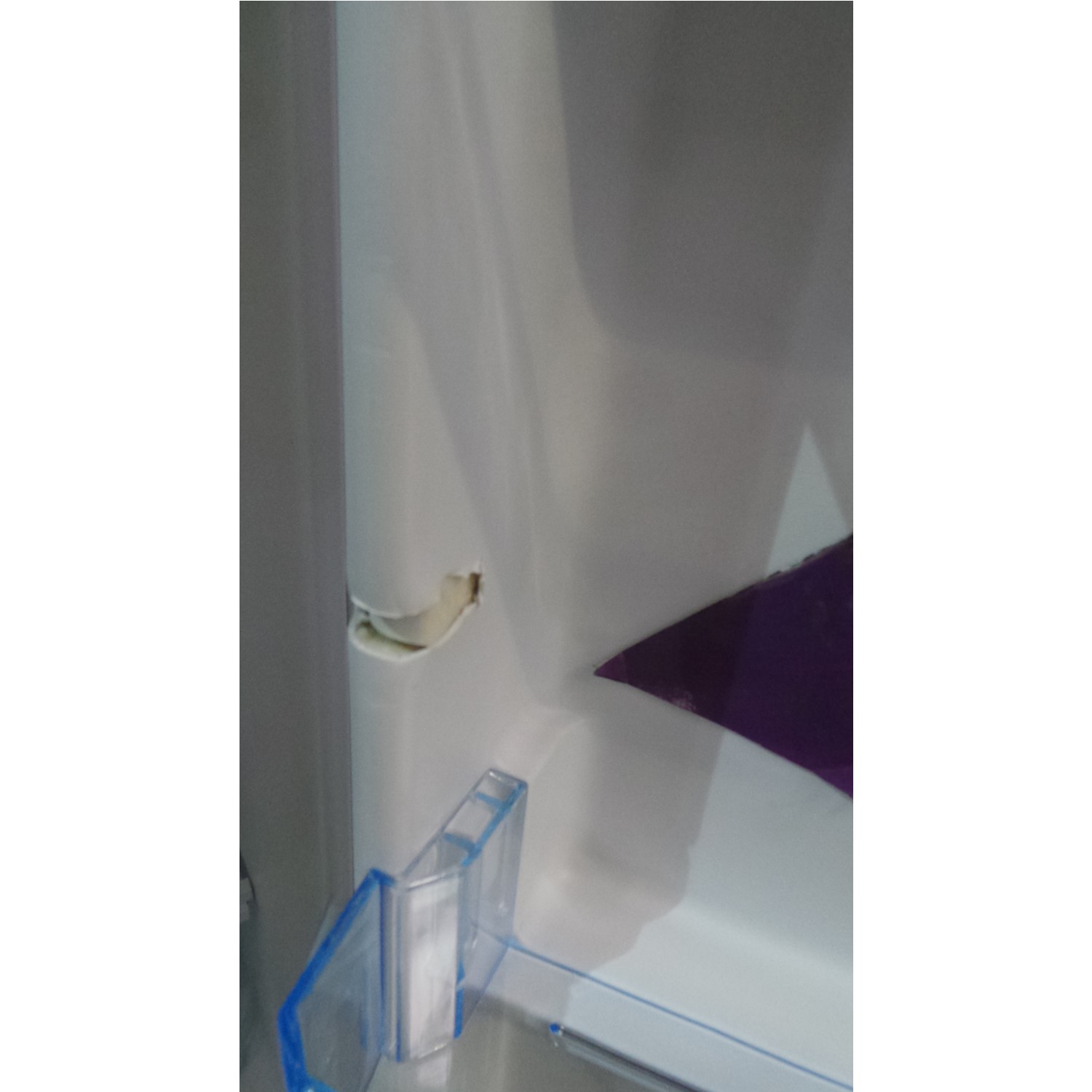 GRADE A3 - Matrix MFC701 70-30 Integrated Fridge Freezer 77327893/1 ...