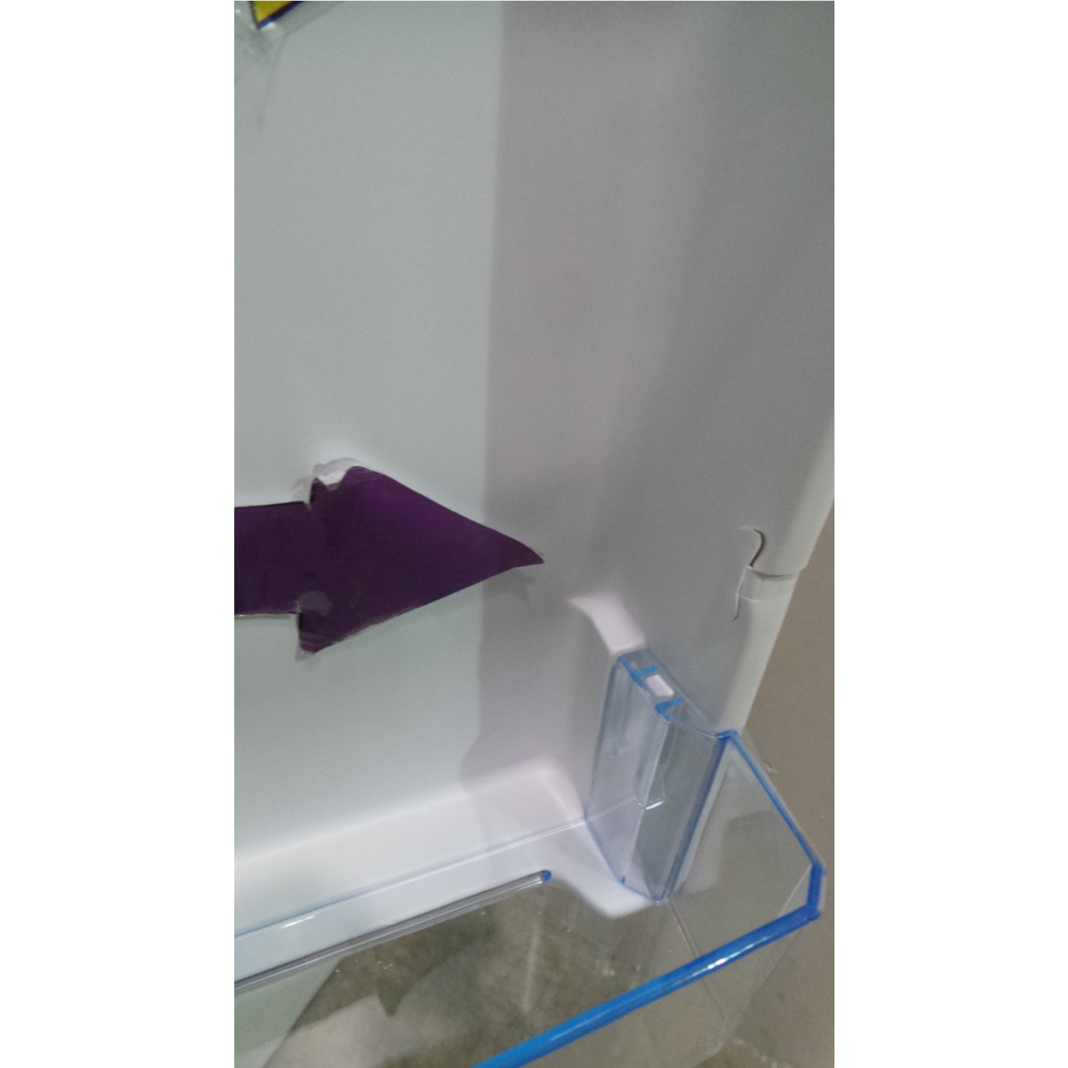 GRADE A3 - Matrix MFC701 70-30 Integrated Fridge Freezer 77327893/1 ...