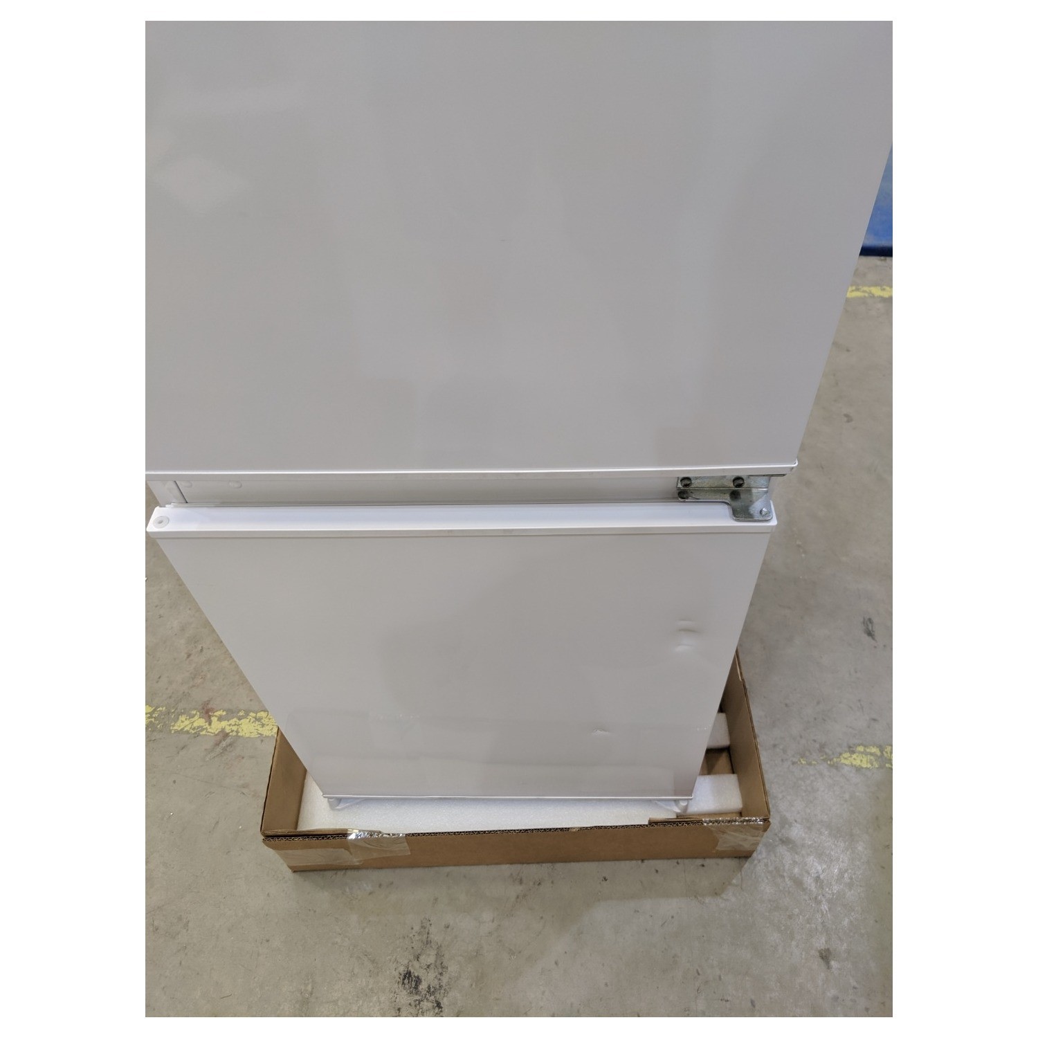 Refurbished Baumatic BRCIS3180E/N Integrated 243 Litre 70/30 Fridge ...