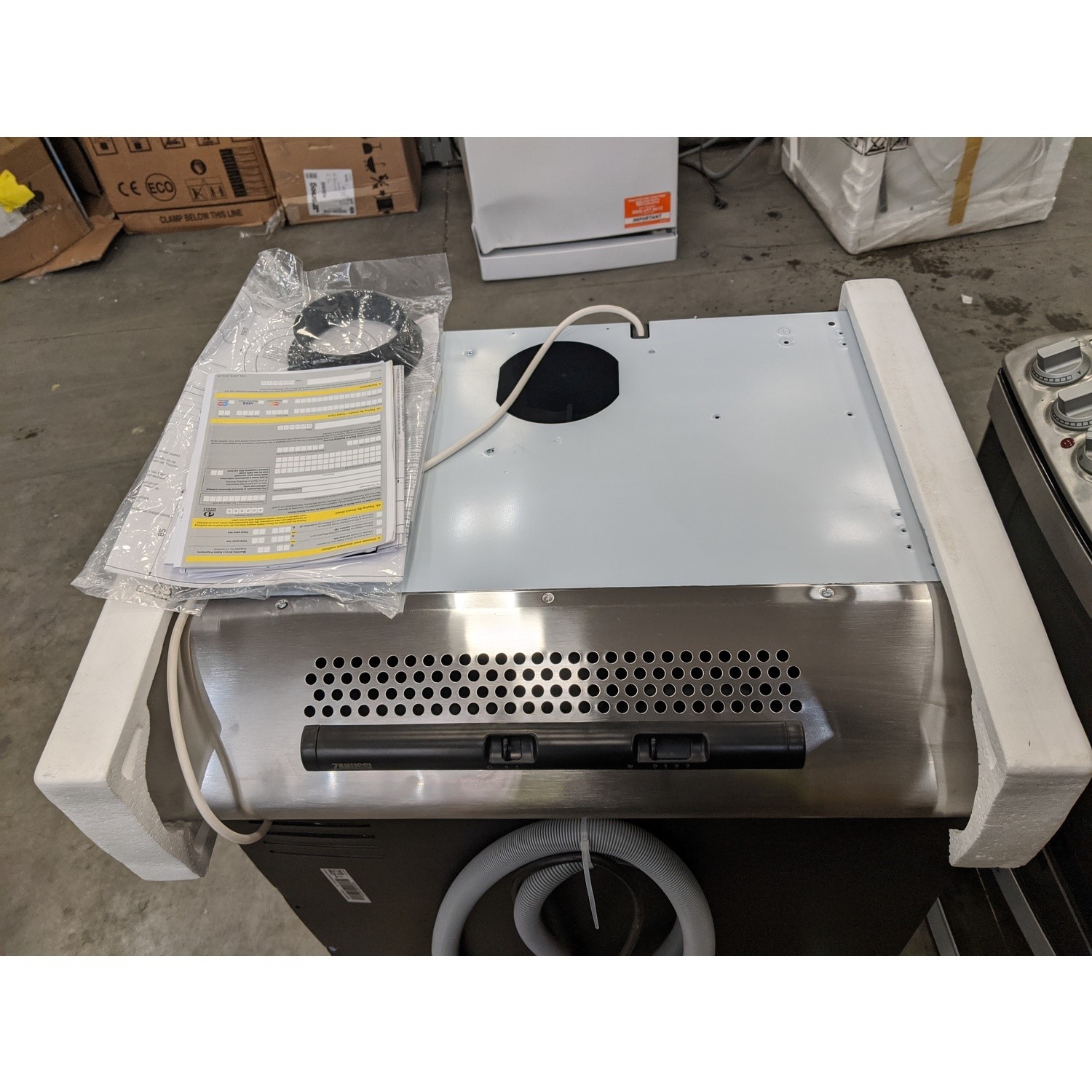 GRADE A3 - Zanussi ZHT611X Conventional Cooker Hood - Stainless Steel ...