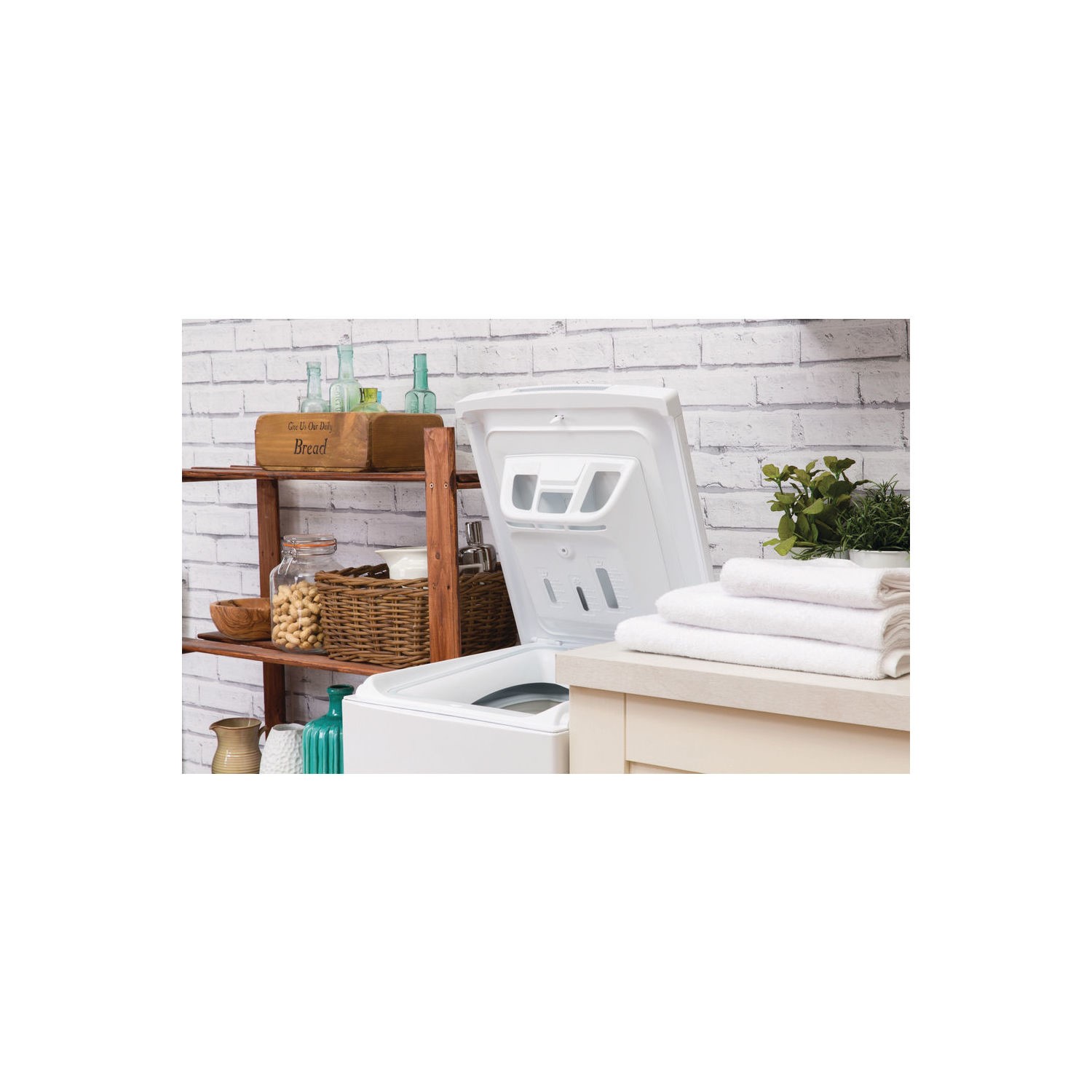 Hotpoint WMTF722H Aquarius 7kg 1200rpm Top Loading Freestanding Washing ...