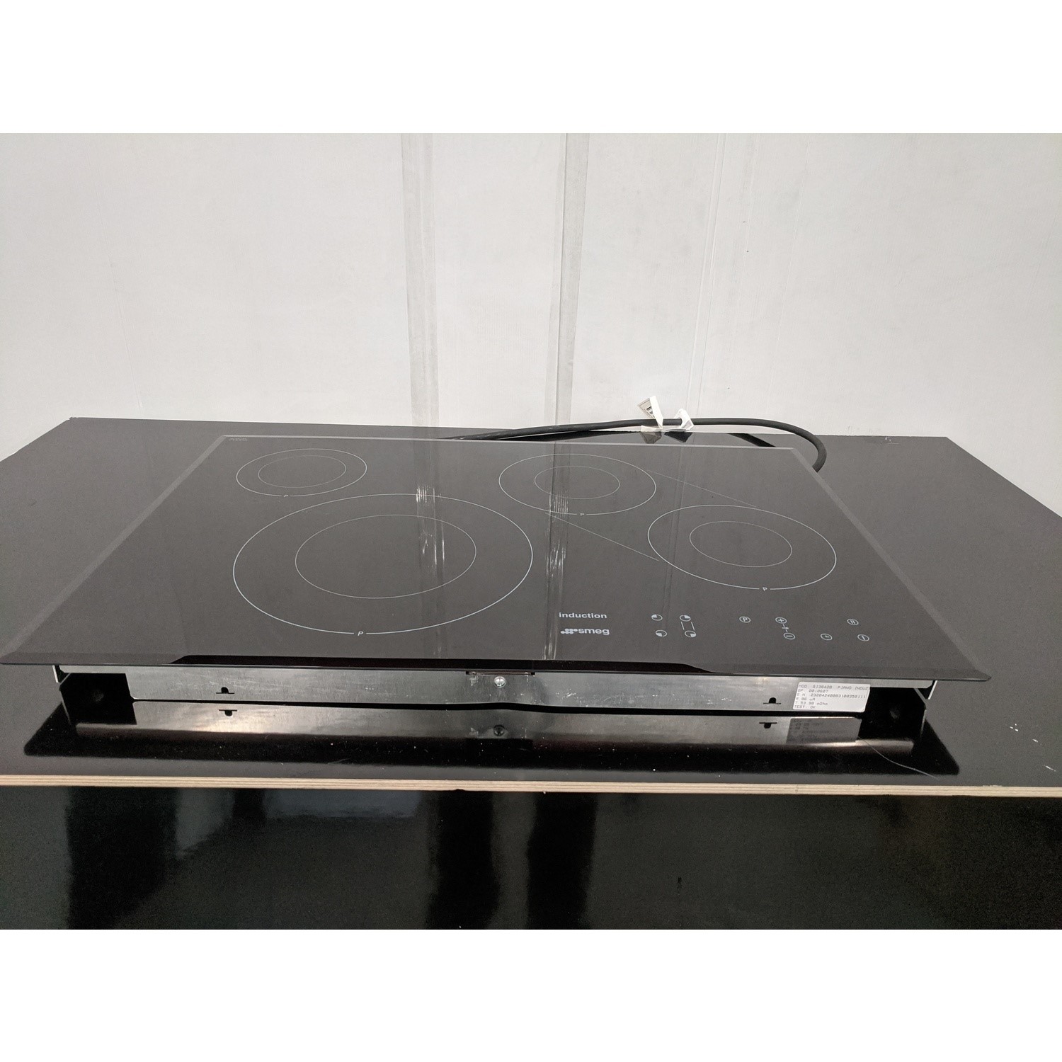 Refurbished Smeg SI3842B 77cm 4 Zone Induction Hob with Bevelled Edge ...
