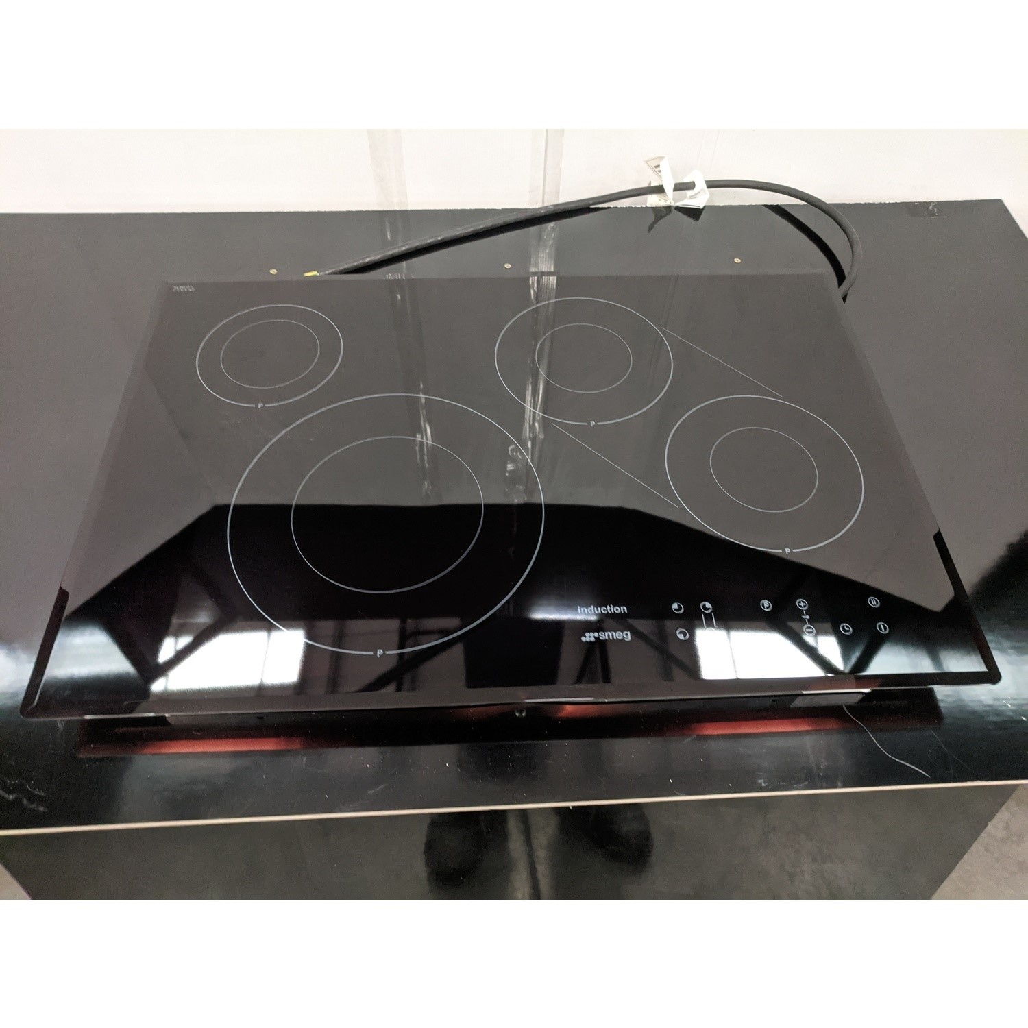 Refurbished Smeg SI3842B 77cm 4 Zone Induction Hob with Bevelled Edge ...