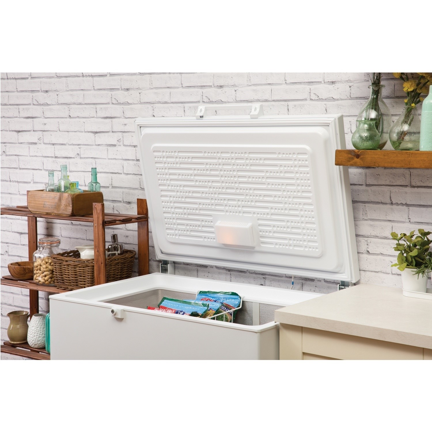 HOTPOINT CS1A250HFA 251 Litre Chest Freezer 70cm Deep Frost Free 100cm ...