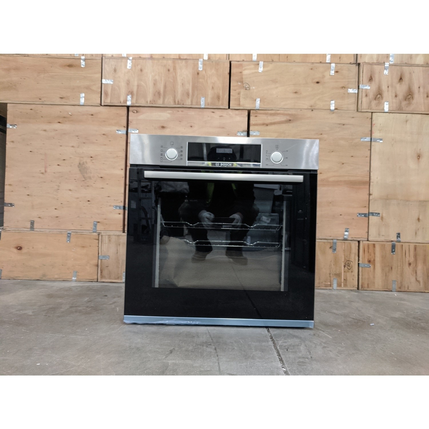 Refurbished Bosch Serie 4 HBS534BS0B 60cm Single Built In Electric Oven ...