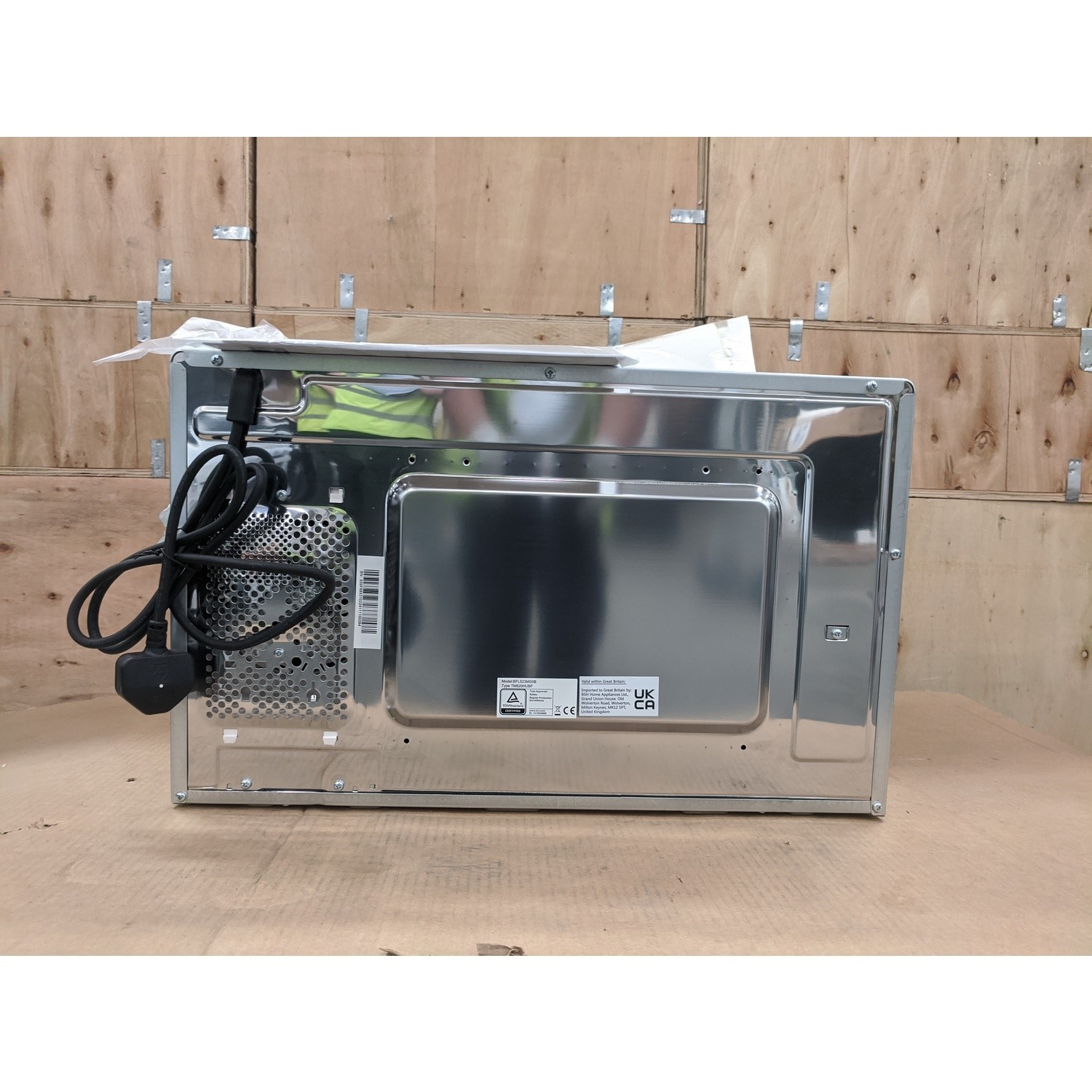 Refurbished Bosch Serie 4 BFL523MS0B Built In 20L 800W Microwave ...