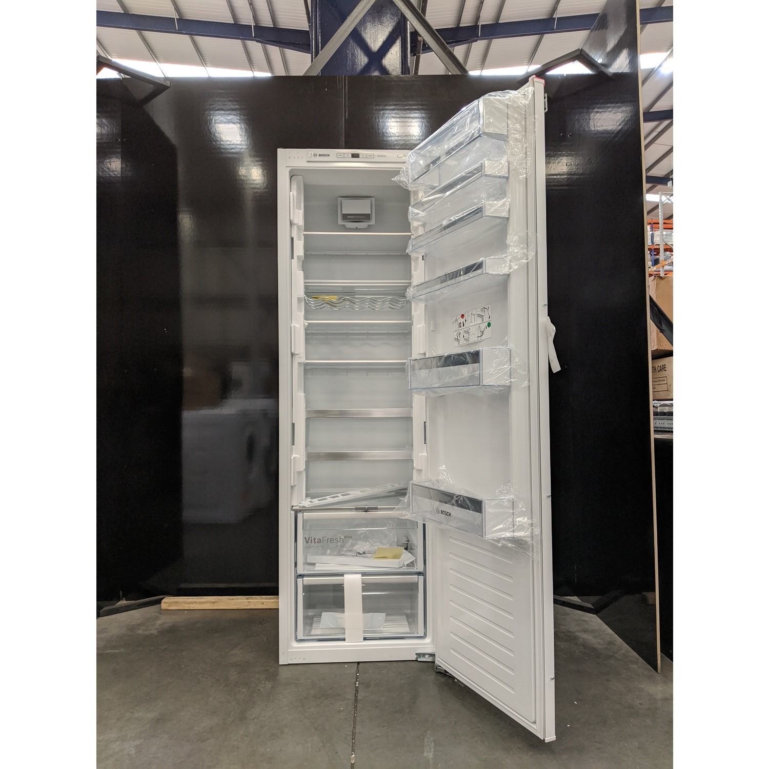 Refurbished Bosch KIR81AFE0G Integrated 319 Litre Tall Fridge With ...