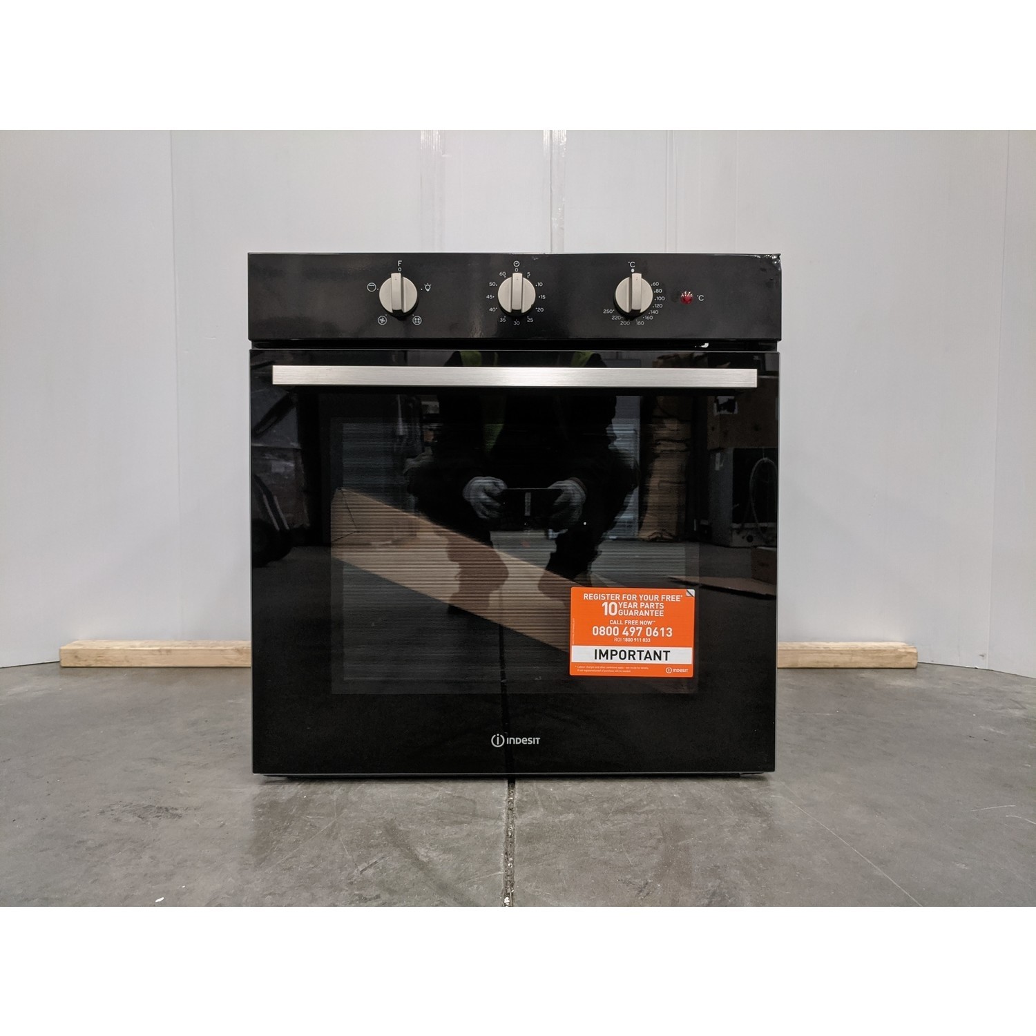 Refurbished Indesit IFW6330BL Aria 60cm Electric Fan Assisted Single Oven Black 78353140/1 ...