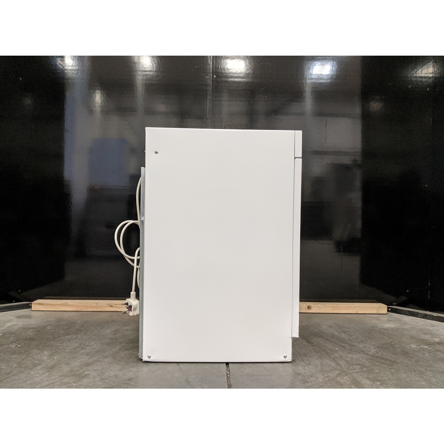 Refurbished Indesit NIS41V Freestanding Front Vented 4KG Tumble Dryer ...