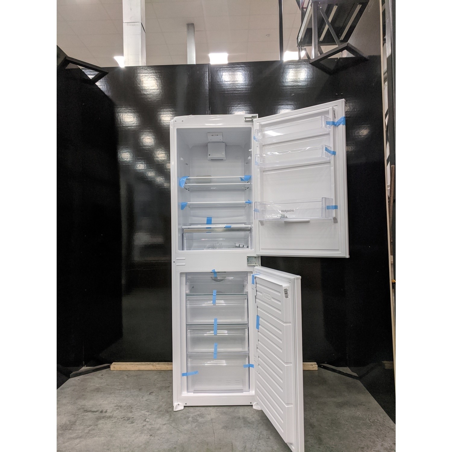 Refurbished Hotpoint HBC185050F1 Integrated 230 Litre 50/50 Fridge ...