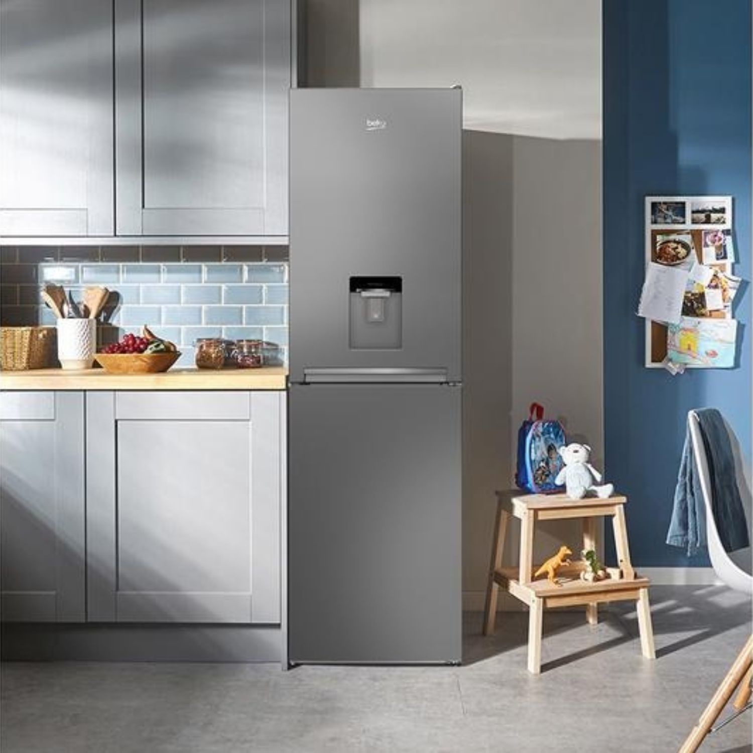 Beko 268 Litre 50/50 Freestanding Fridge Freezer with Water Dispenser ...