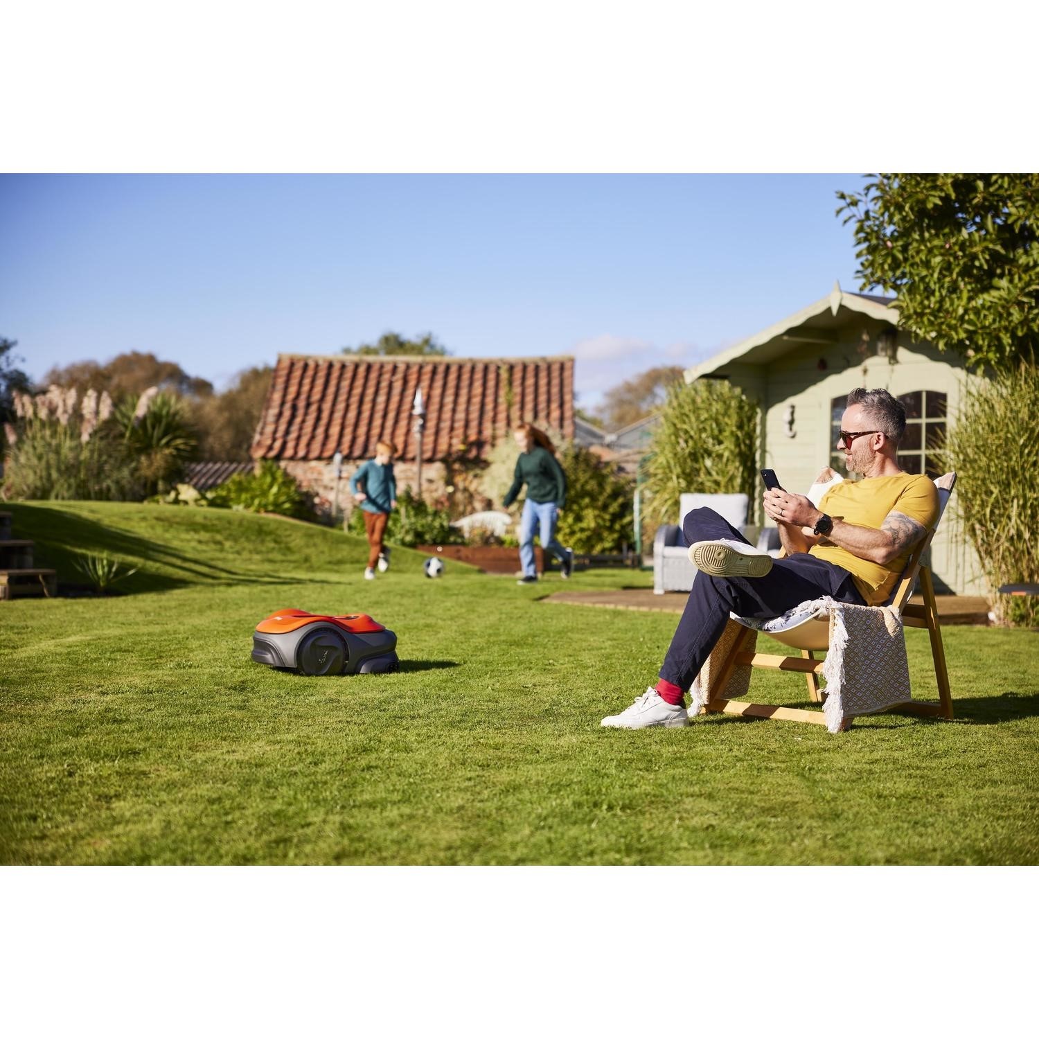 Flymo UltraLife 800 Robot Lawnmower 970620701 | Appliances Direct